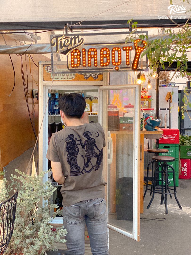 Có một TIỆM BIA BỌT tự phục vụ trên một tầng caooooo‼️ | riviu.vn