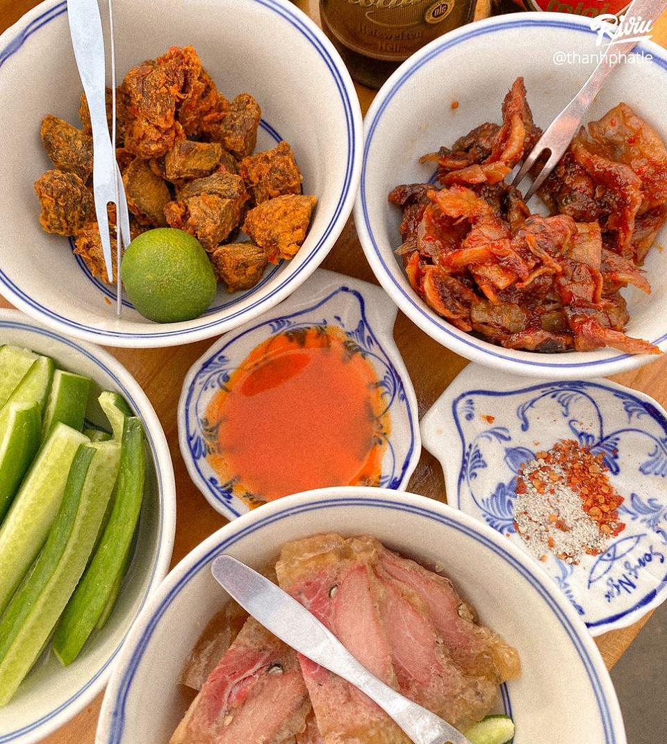 Có một TIỆM BIA BỌT tự phục vụ trên một tầng caooooo‼️ | riviu.vn