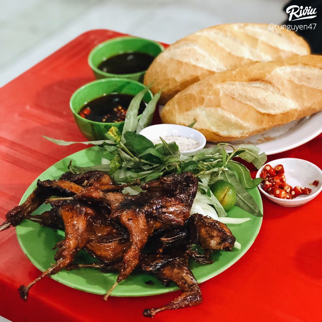 Cút chiên bơ cô Năm ngon nhất Sài Gòn | riviu.vn