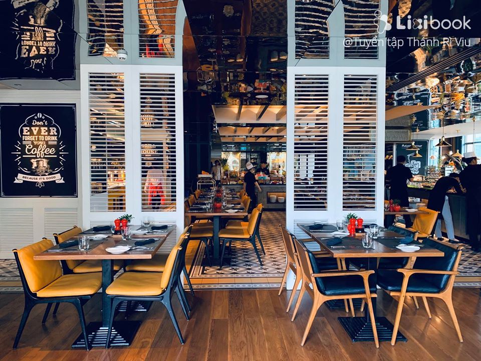 Buffet trưa thôi mà ngon hú hồn luôn đúng là 5 sao có khác. về Mezz ...