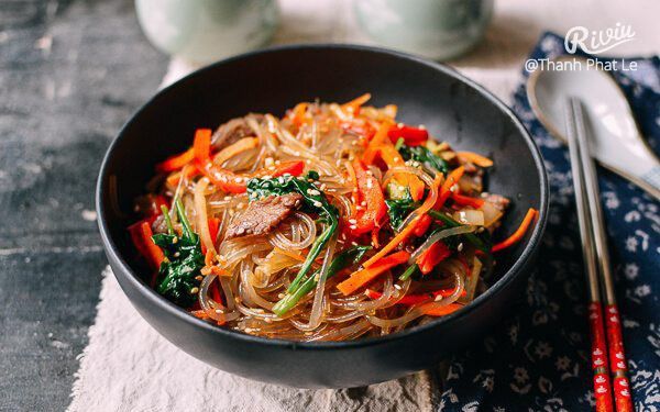 Miến xào thịt bò kiểu Hàn khiến cho bạn phải mê mẫn không thôi đó :3 ...