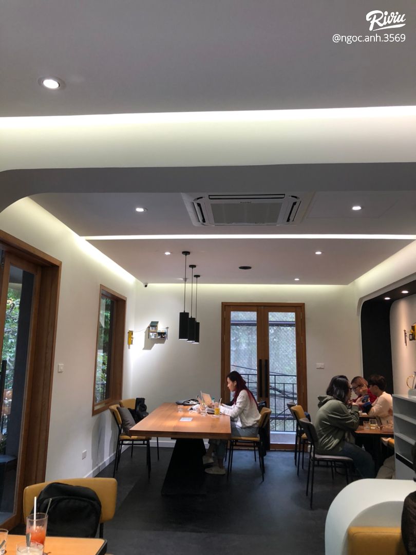 NOU Cafe 18b Tông Đản, Tràng Tiền, Hoàn Kiếm, Hà Nội, Vietnam | riviu.vn