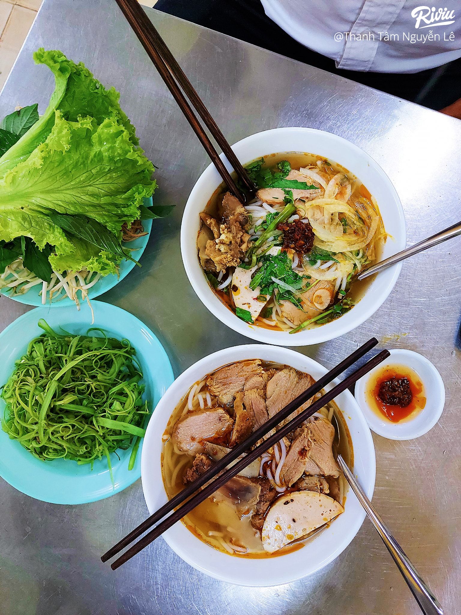 - Bún Bò 30K Tô đầy đủ tái, nạm, chả có thêm cục sườn bò xinh xinh. về ...