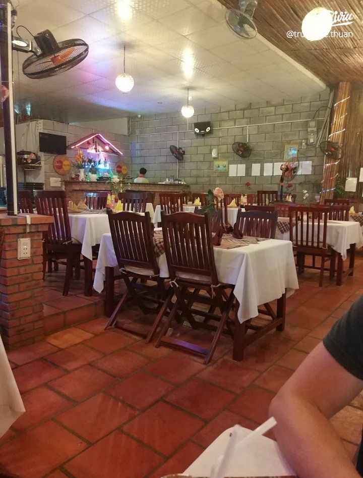 Sun Moon Restaurant 45 Nguyễn Đình Chiểu, khu phố 1, Hàm Tiến, Thành ...