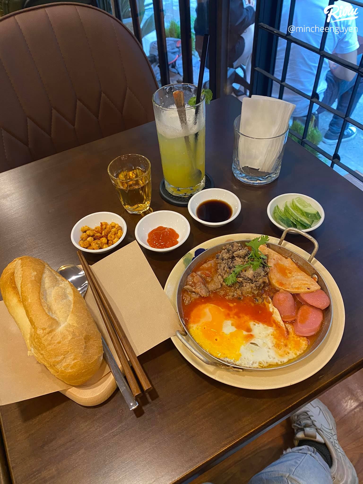 Hemmat Café 189/B4 Cống Quỳnh, phường Nguyễn Cư Trinh, Quận 1 | riviu.vn