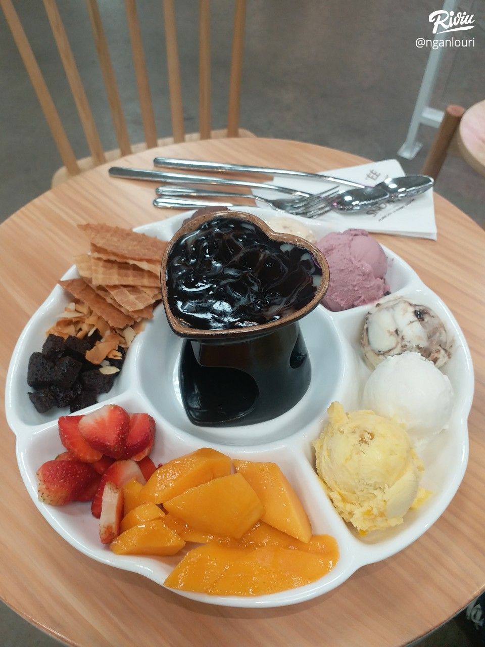 Kem Snowee - Emart 366 Phan Văn Trị, Phường 05, Quận Gò Vấp, Hồ Chí ...