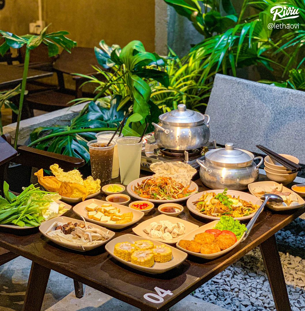 Lẩu Chay & Coffee Nhà Nát 67 Thành Thái, P. 14, Q. 10 | riviu.vn